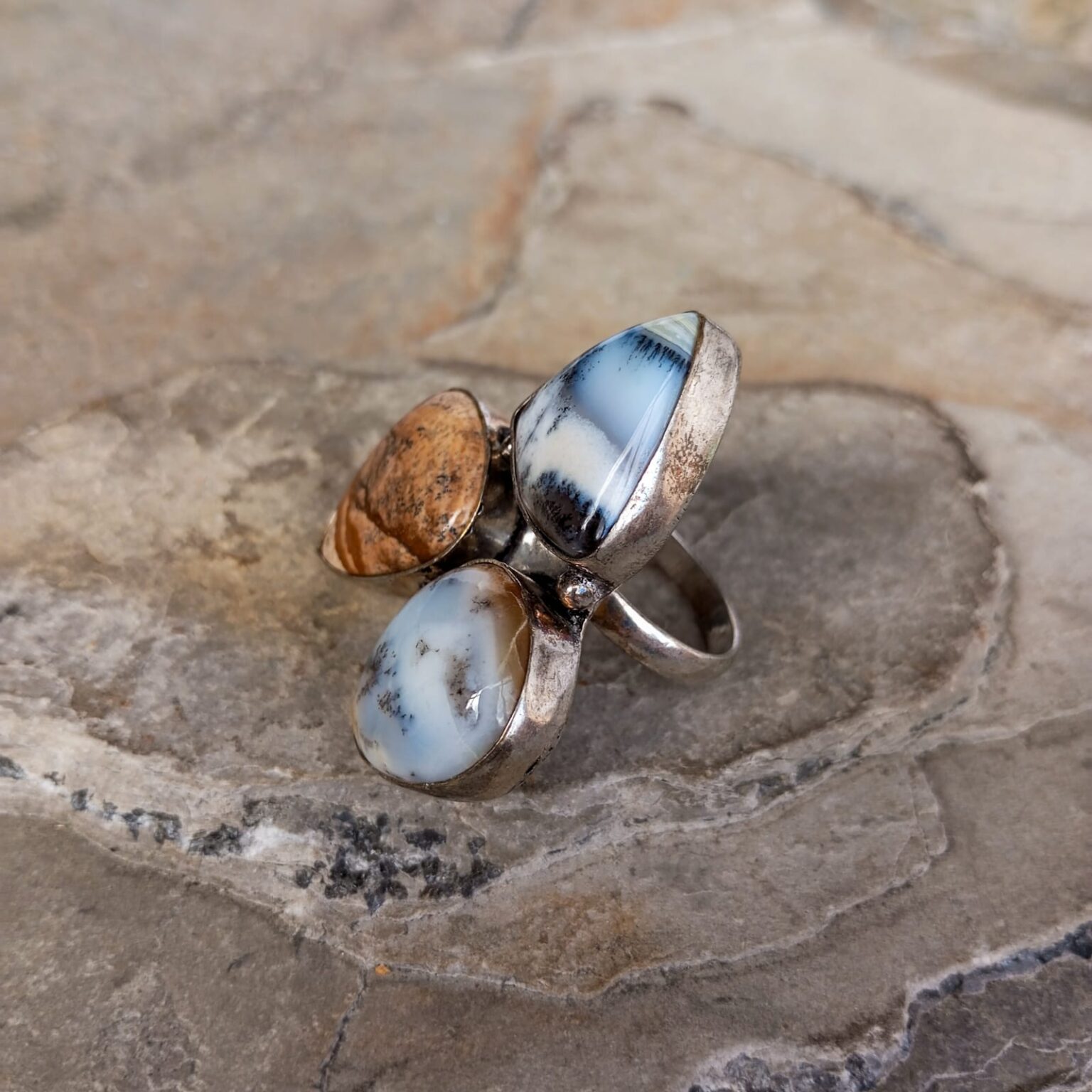 Dije en Piedra Lapislázuli - Okoloko ️ - Piedras, Cristales, Minerales ...