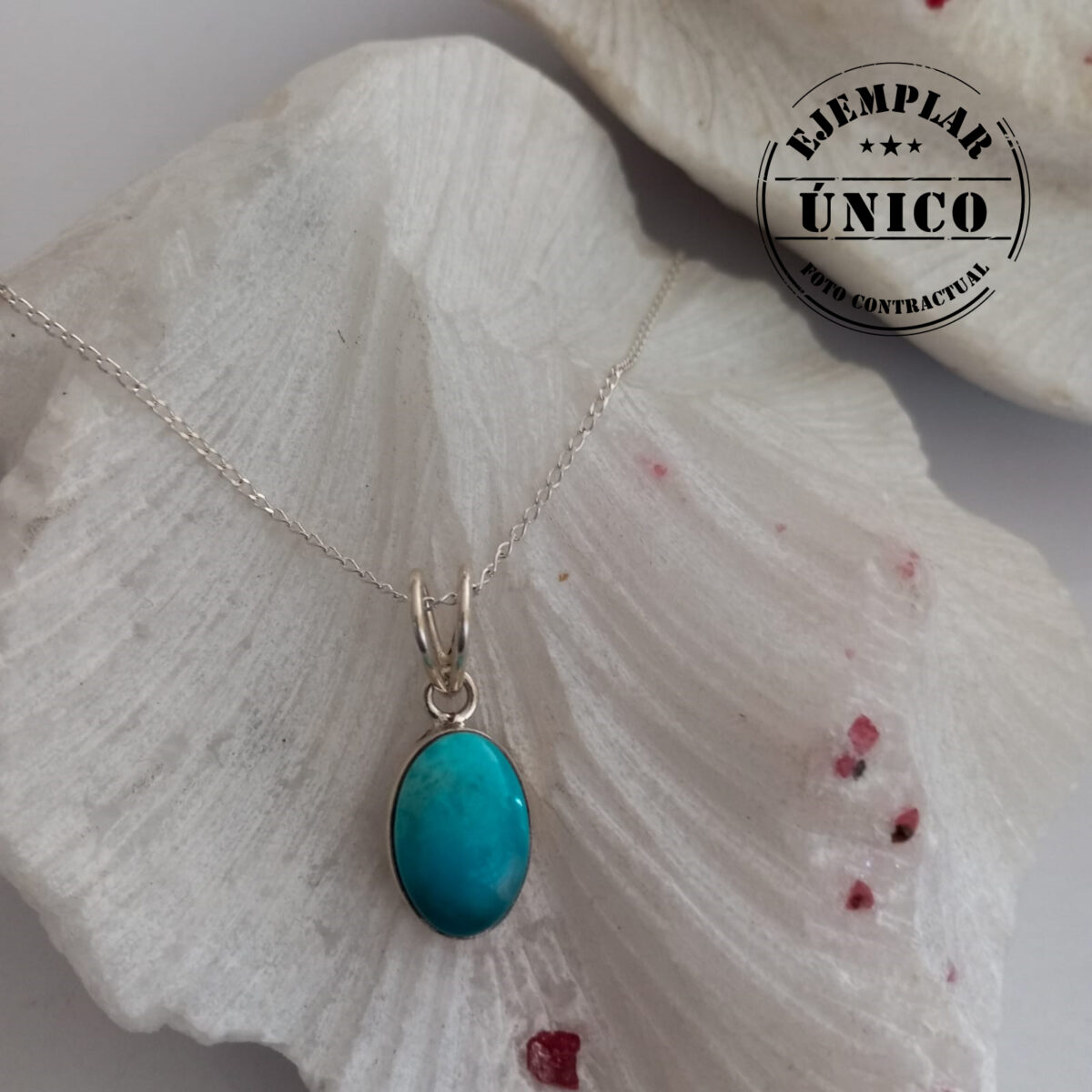 Dije en Baño de Oro con Piedra Tectita y Esmeralda - Okoloko ️ ...