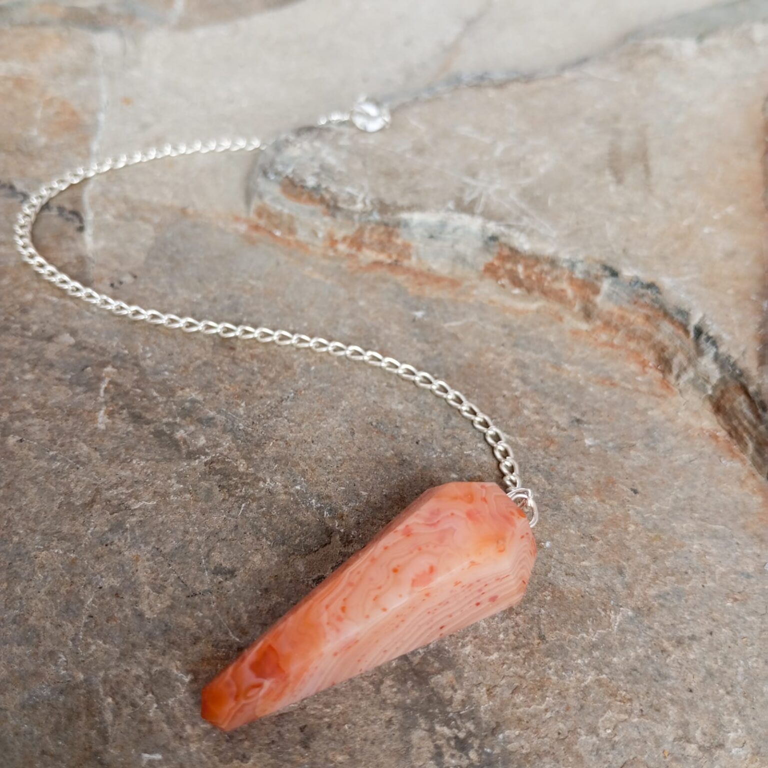 Péndulo en Piedra Cornalina - Okoloko ️ - Piedras, Cristales, Minerales ...